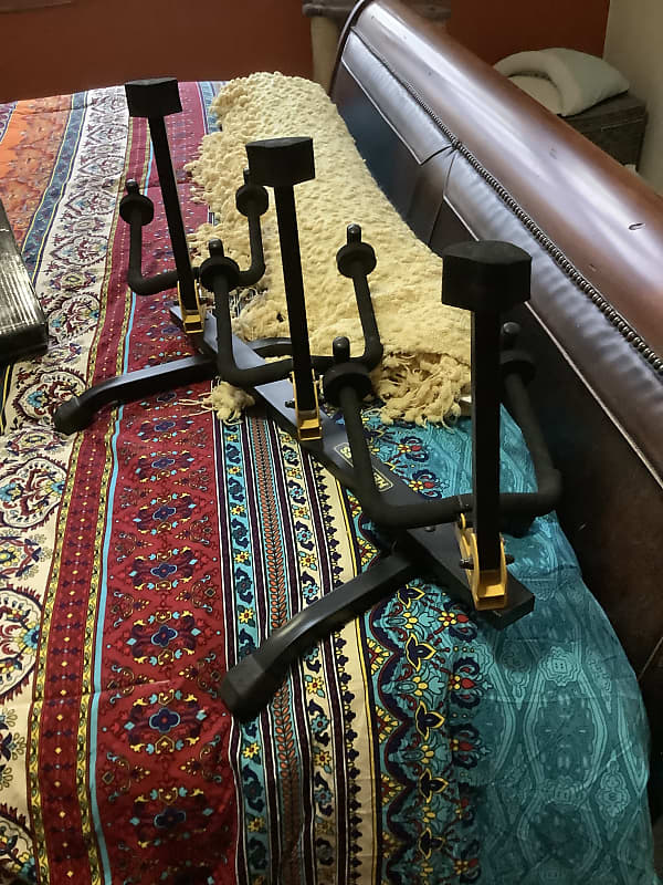 Hercules Guitar Stand Triple at Hector Dwight blog