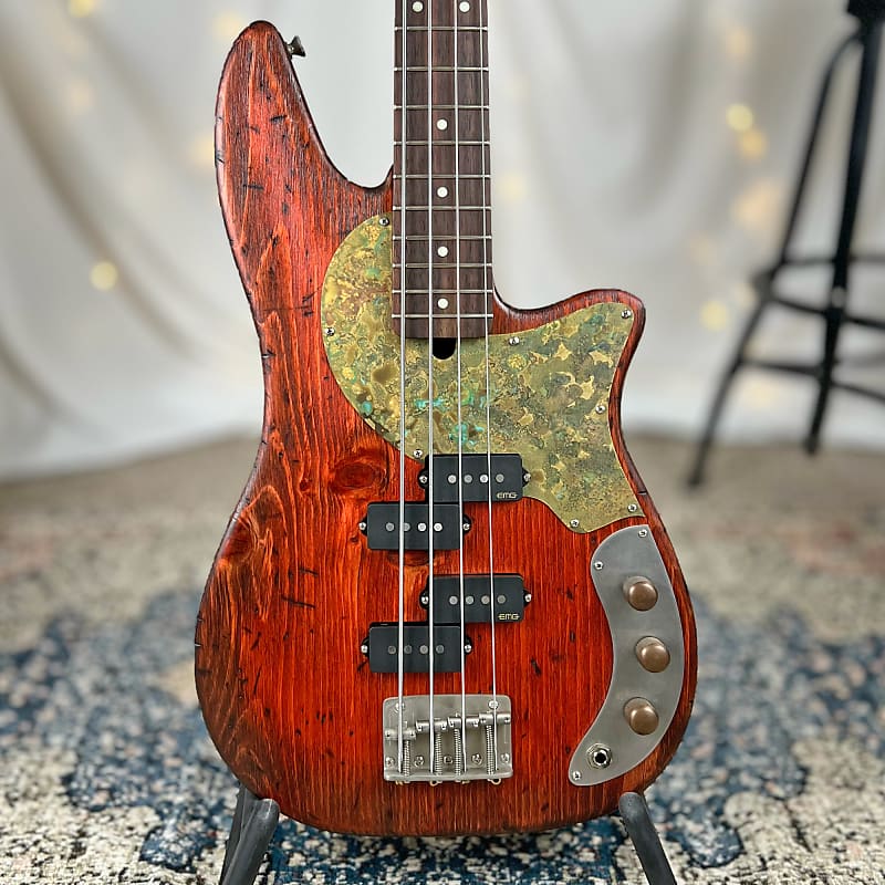 Offbeat Guitars Roxanne P2 32" Medium Scale Bass in Mahogany | Reverb
