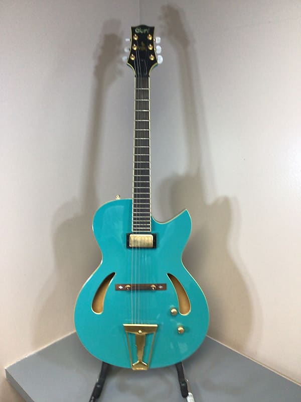 Cort J Triggs Single Cut-Away 2002 - Glossy | Reverb