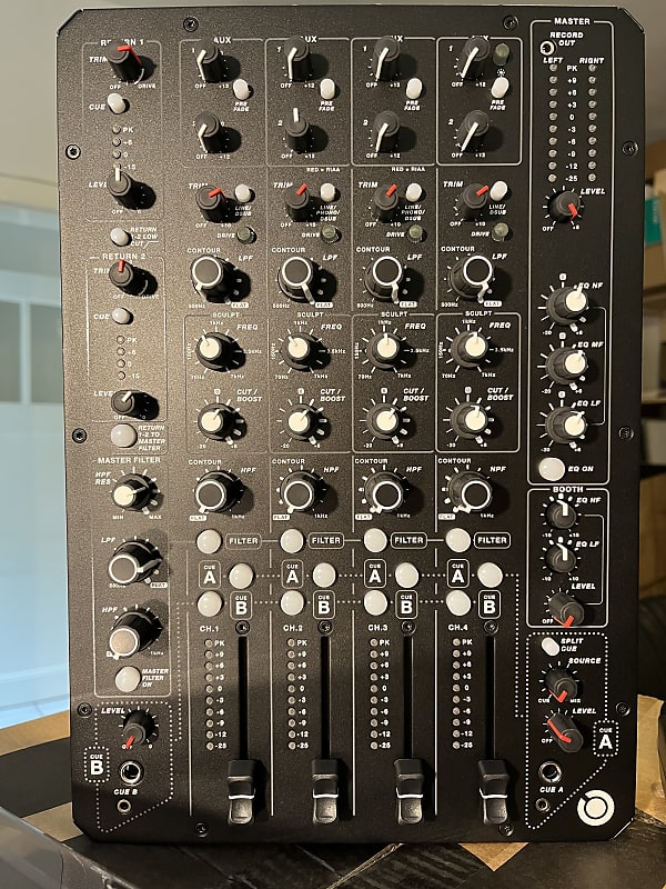 PLAYdifferently Model 1.4 analogue 4-channel DJ Mixer | Reverb Canada