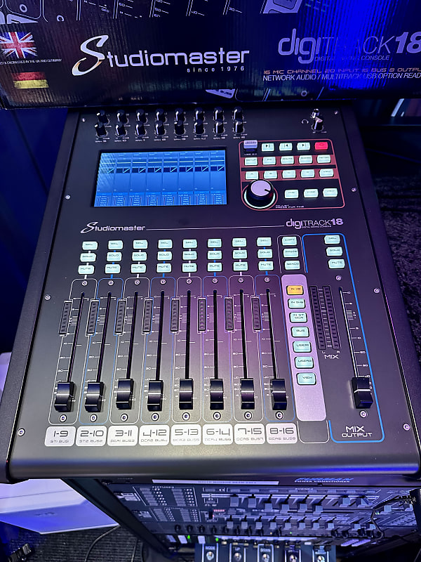 Studiomaster Digitrack 18 - 16 mic channels, 2 stereo, | Reverb