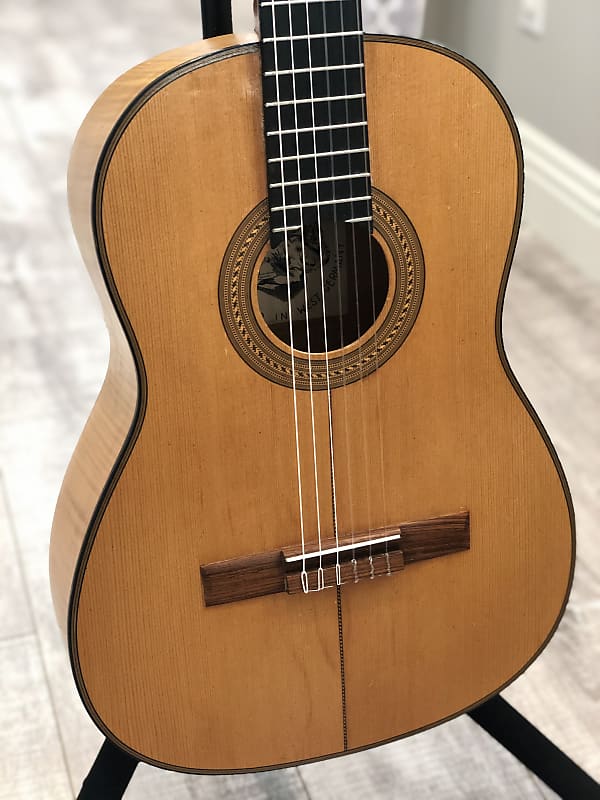 YOUTUBE Demo - Karl Hauser Classical Guitar Model 710 1960 | Reverb UK