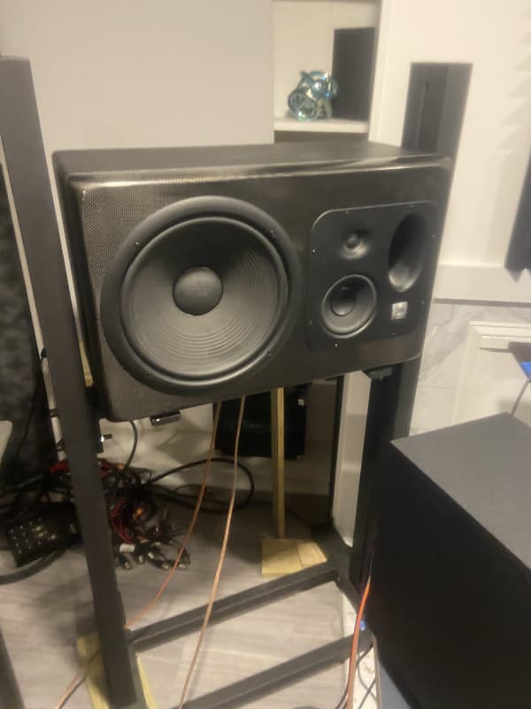JBL LSR32 | Reverb