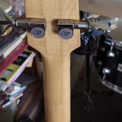 Vantage Quest Short Scale Bass 1980s - Natural Dark Stain | Reverb