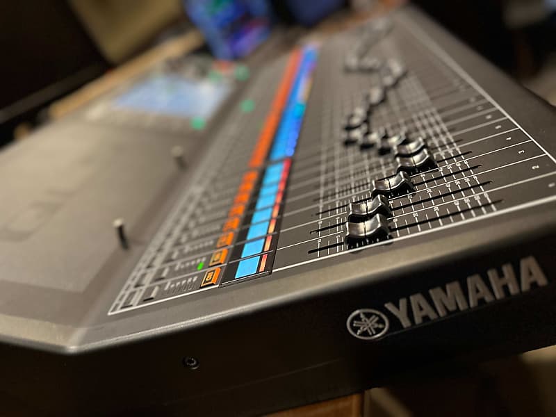Yamaha QL5 64-channel Digital Mixing Console (Used - Perfect | Reverb