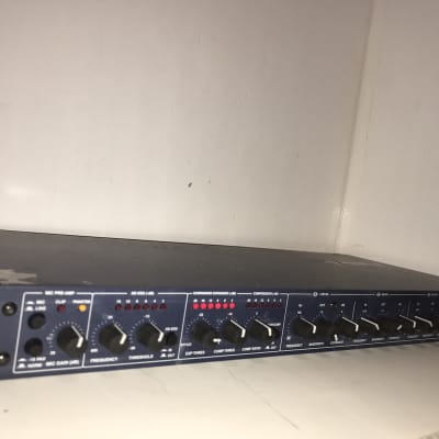 Symetrix 528E CHANNEL STRIP: MIC PREAMP, COMPRESSOR, | Reverb
