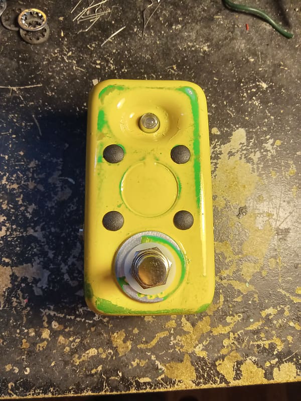 Dongeomac Green Ringer in Distressed Yellow over Green | Reverb