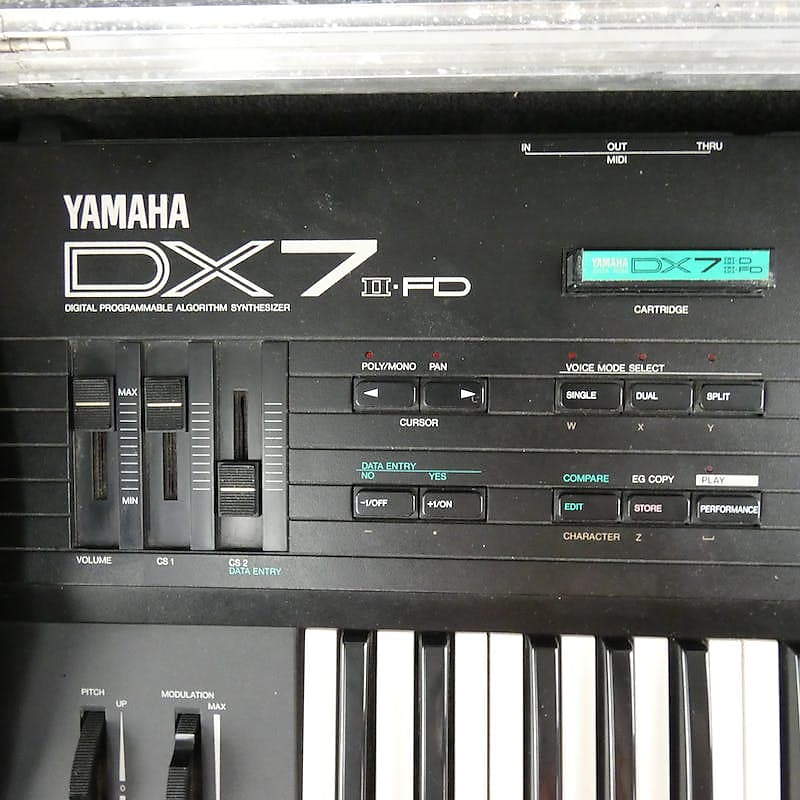 Used Yamaha DX7IIFD W/CASE Synthesizers 61-Key | Reverb