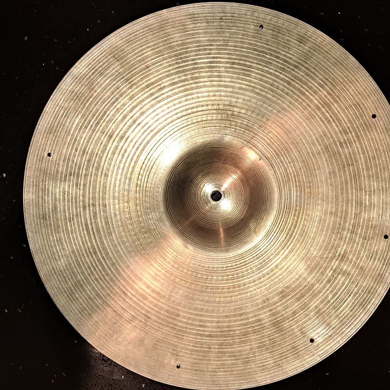 Zildjian Avedis 18 inch Crash with rivets 70's to 90's | Reverb