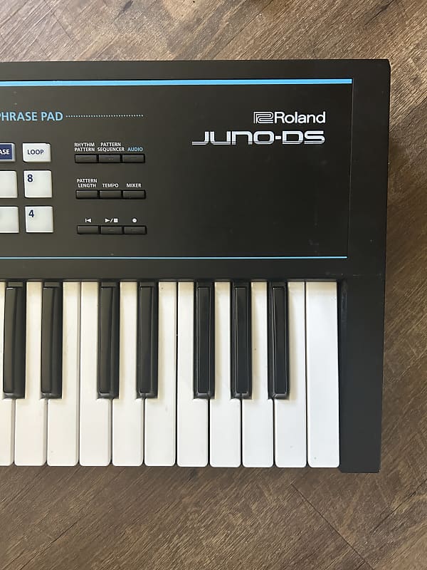 Roland Juno DS61 Synthesizer 2018 - Present - Black | Reverb