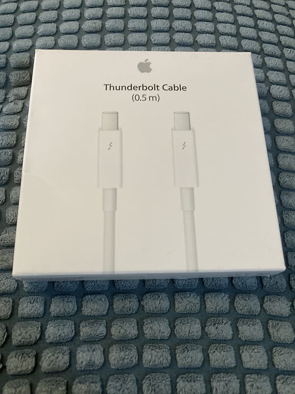 Apple Thunderbolt cable (0.5 m) 2022 - White | Reverb