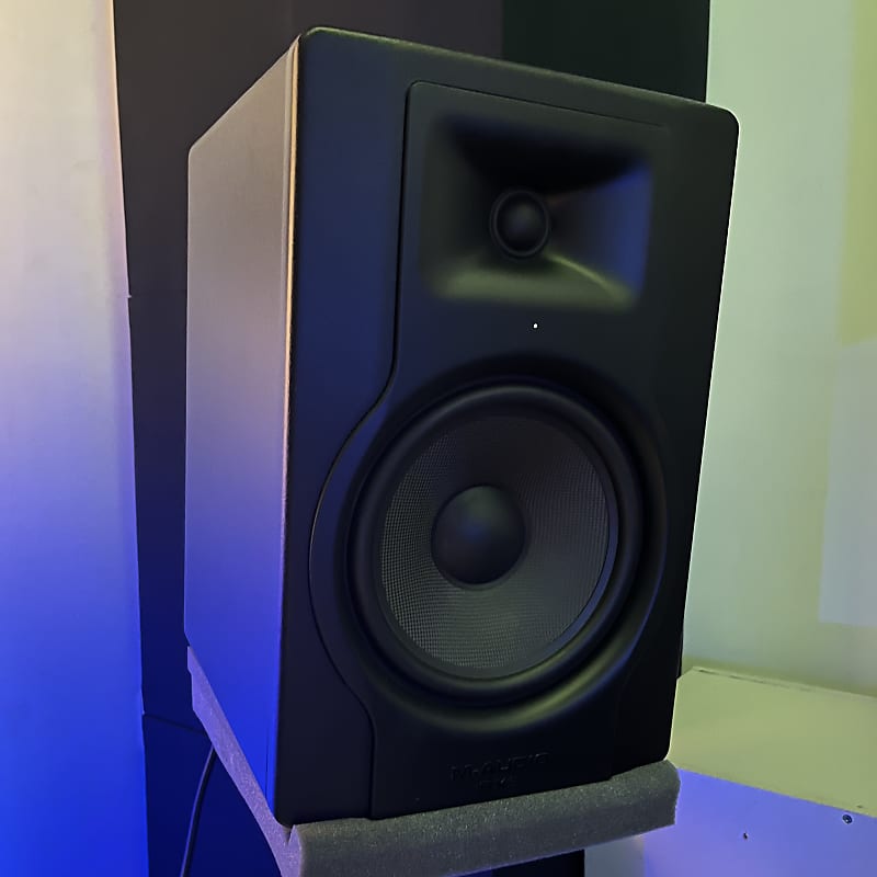 M-Audio BX8 D3 | Reverb