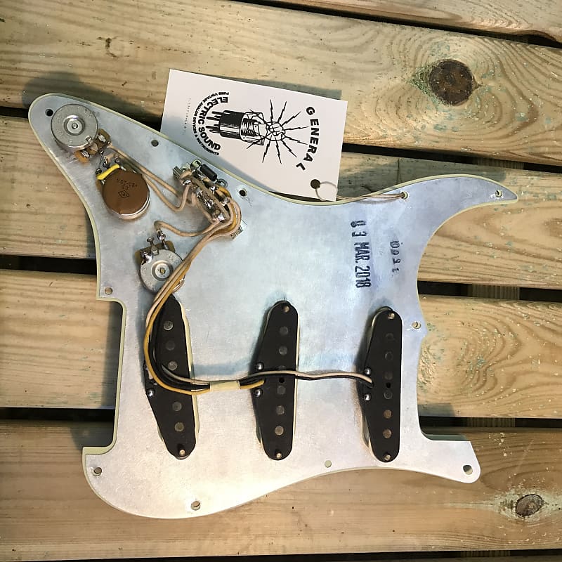 General 1964 Full loaded Scratchplate & pickups | Reverb France