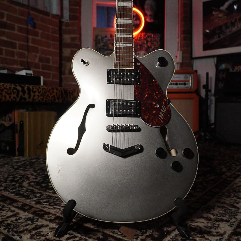 Gretsch Streamliner G2622 Semi-Hollow Electric Guitar, Silver | Reverb