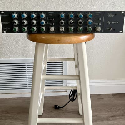 Symetrix Se-400 Stereo Parametric Equalizer - Gray | Reverb