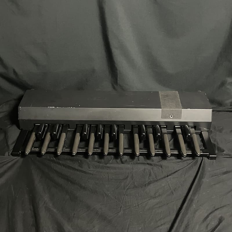 Hammond XPK-200 20-Note Midi Pedalboard Foot Controller | Reverb