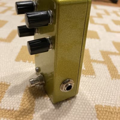 DIY Emerald Green Distortion Machine | Reverb