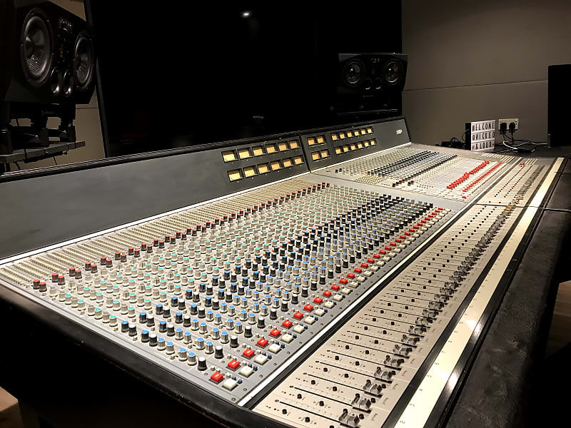 DDA AMR - 24 Channel Mixing Desk | Reverb UK