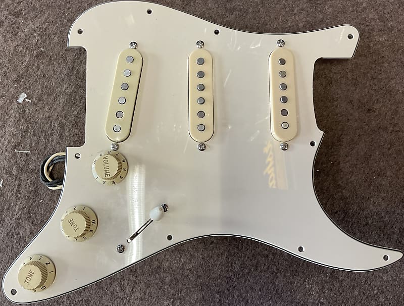 Strato parts Mascherina pre assemblata vintage style | Reverb