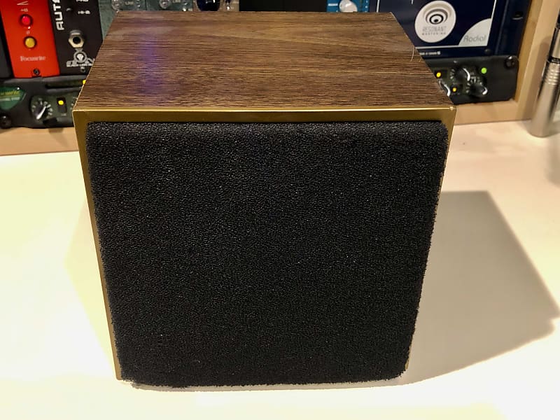 1 Auratone 5C Super Sound Cube 80's, Walnut, VERY good! | Reverb