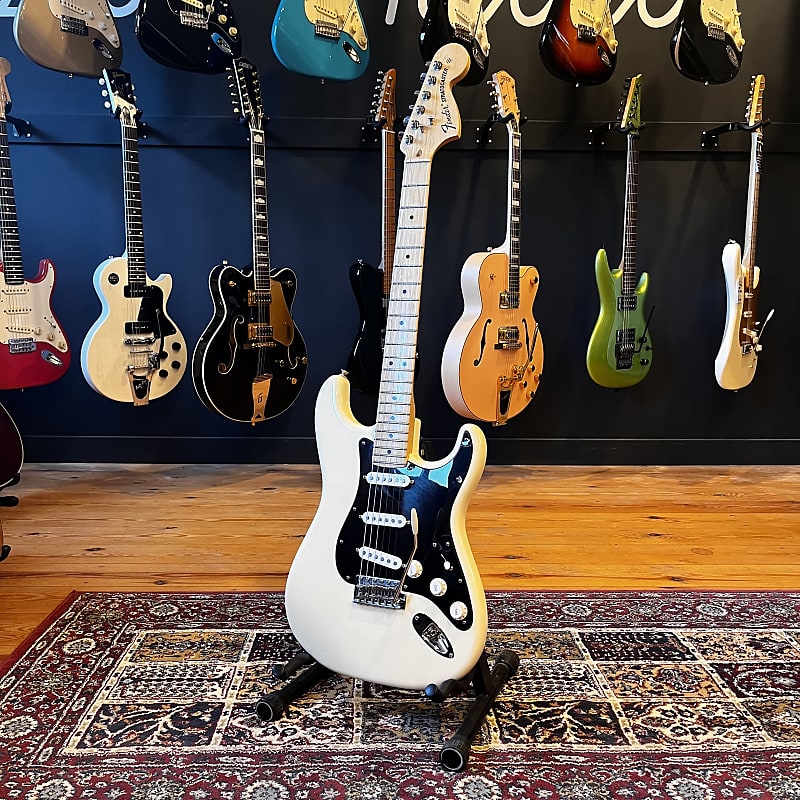 Fender Deluxe Stratocaster - 2017 | Reverb UK