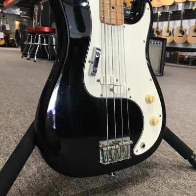 1983 Fender Bullet Bass Black w/ Case | Reverb