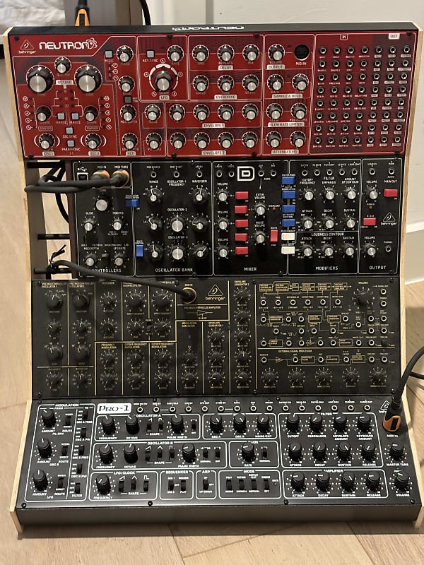 Behringer 4-Synth Set in Wooden Rack - Neutron / Model D / K | Reverb