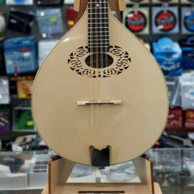 HORA M1087 octave mandolin, short scale irish | Reverb Deutschland