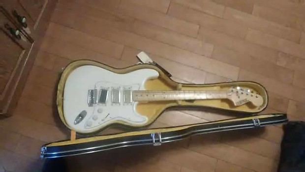 Univox Ripper 70's White 24HOUR Sale | Reverb