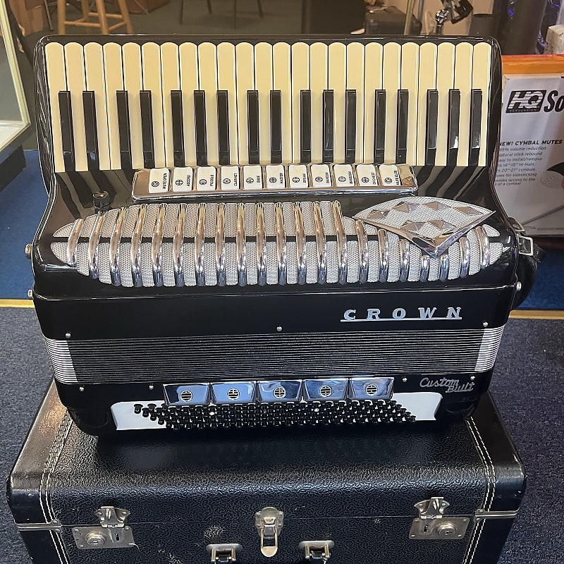 Crown Piano Accordion LMH Full Size 120 bass Black | Reverb UK