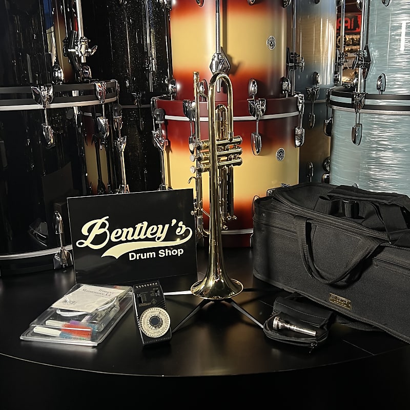 Getzen 300 Series Trumpet w/ Stand, Case, Tuner, & | Reverb