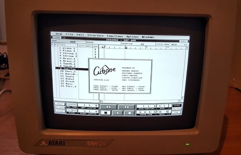 Atari 1040 STf - with MIDI IN & OUT and Cubase v2.01 | Reverb