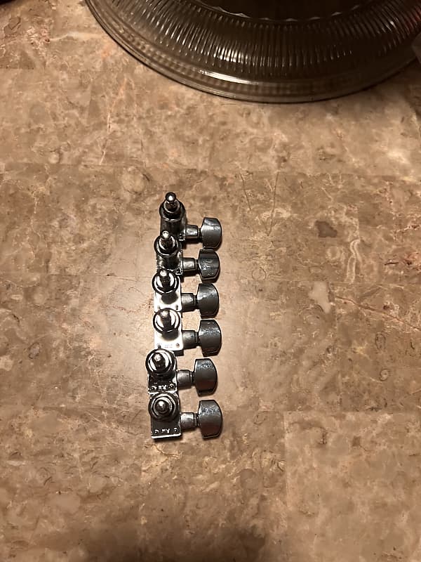 Fender Tuning machine heads chrome Chrome | Reverb
