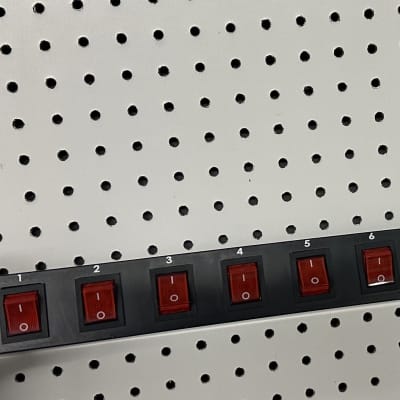 Eliminator E107 8-Channel Rack Mount Power Center | Reverb