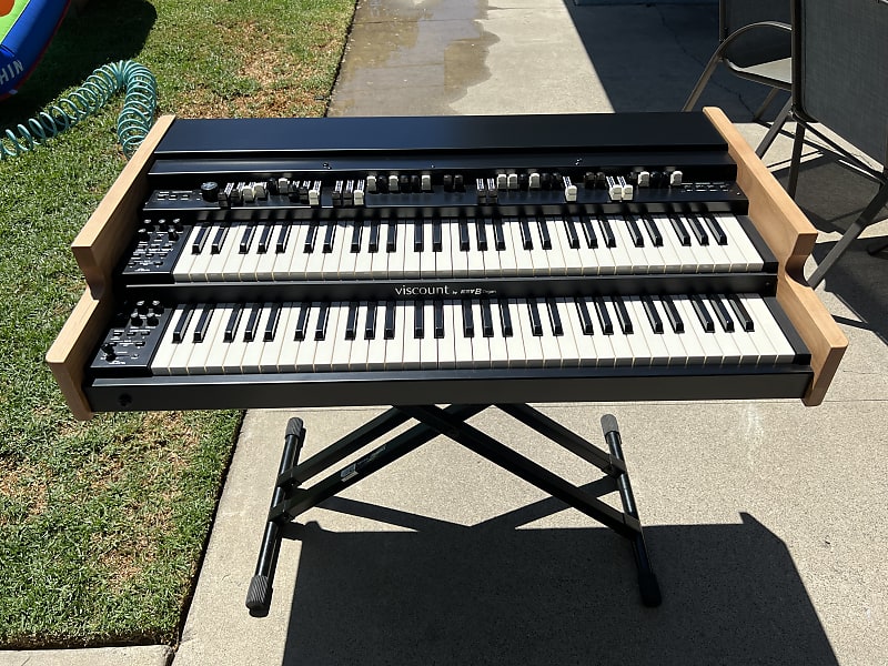 Viscount Legend Live Organ with Viscount Gig Bag | Reverb