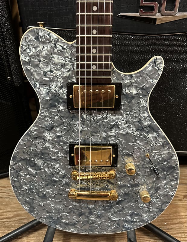 *Rare* Hohner Pearl (Amazing Guitar!) Looks Crazy and Plays | Reverb