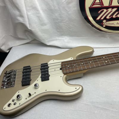Fender USA Roscoe Beck V Bass 5-string Jazz J-Bass with Case | Reverb