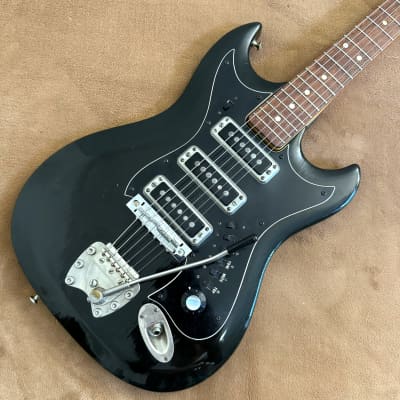 The Xenomorph III Alien themed guitar/playable artwork from | Reverb