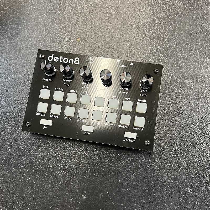 Twisted Electrons Deton8 | Reverb