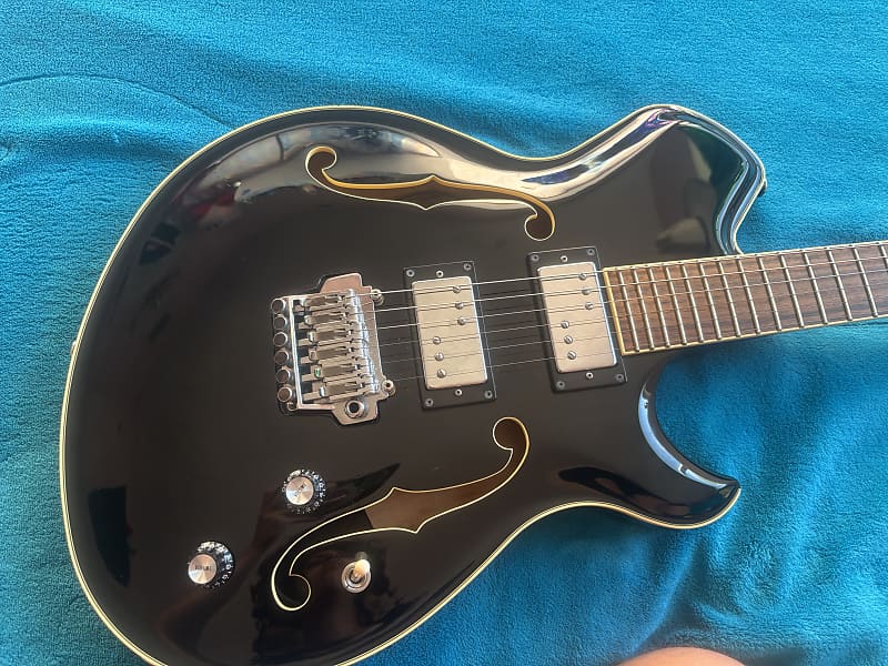 Yamaha CV820WB Wes Borland signature - black | Reverb