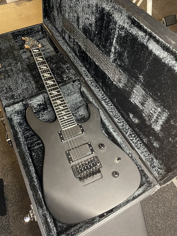 Caparison Dellinger II Black | Reverb