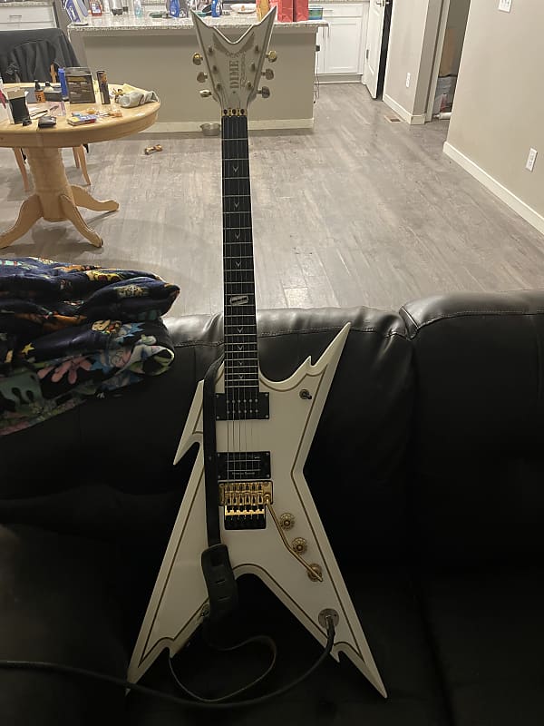 Dean Razorback White w/gold pinstripes and Hardware, Matt | Reverb