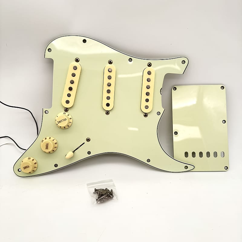 Fender Road Worn 60s Stratocaster Loaded Pickguard 24114 | Reverb