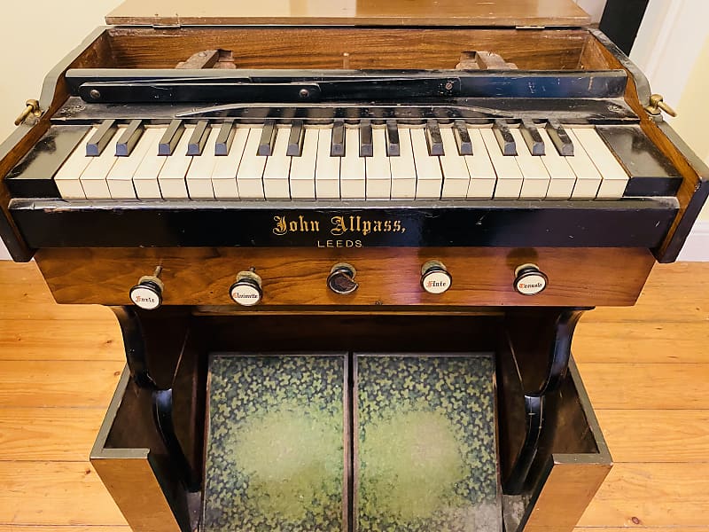 Portable folding harmonium/pump organ. | Reverb