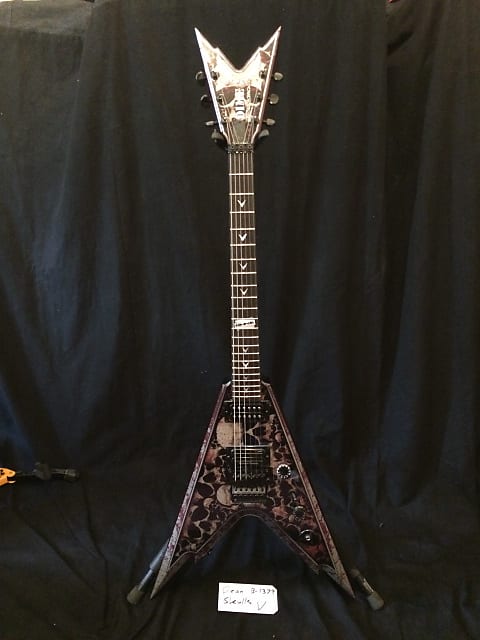 Dean Flying V Razorback Skulls | Reverb Canada