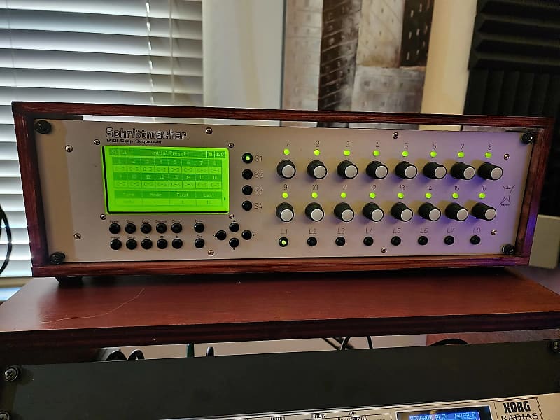 Manikin Electronic Schrittmacher - Silver w/wooden case | Reverb