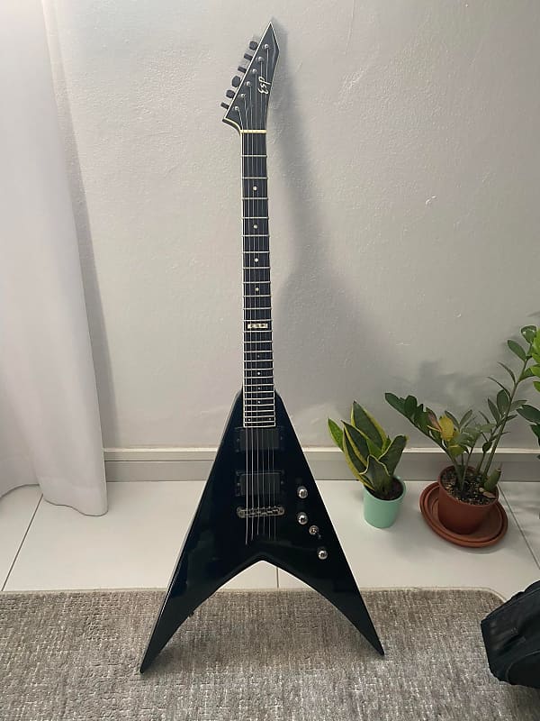 ESP V Standard MIJ | Reverb