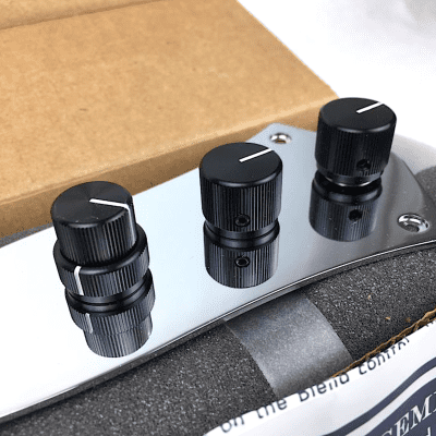 Sadowsky 3-Knob Onboard Bass Preamp | Reverb