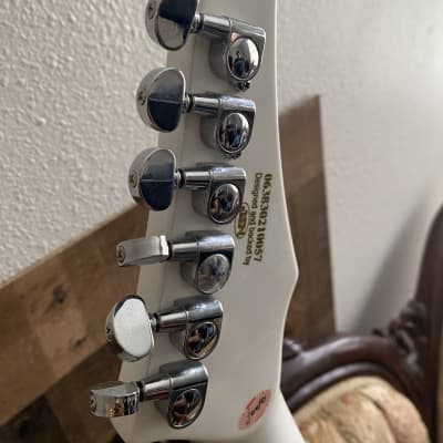 Firefly Buckethead KFC Flying V 2024-2025 - Glossy white | Reverb