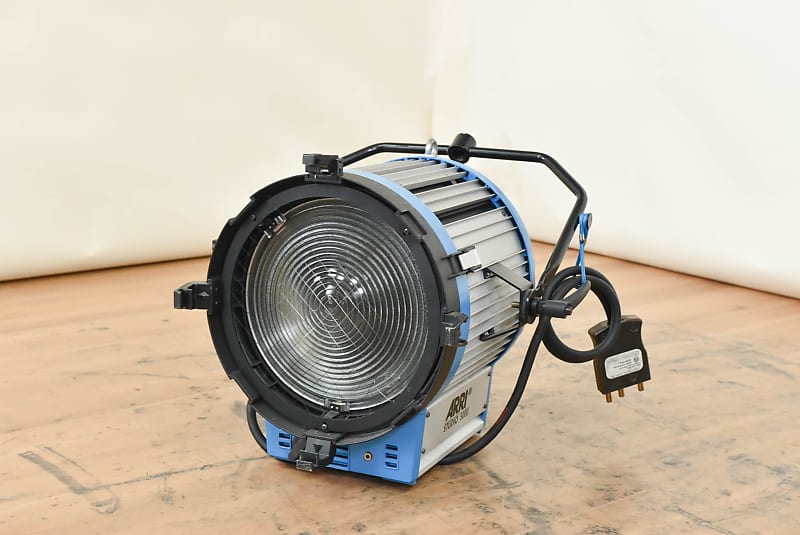 ARRI Studio 5000 Tungsten Fresnel Spotlight CG00WKH | Reverb
